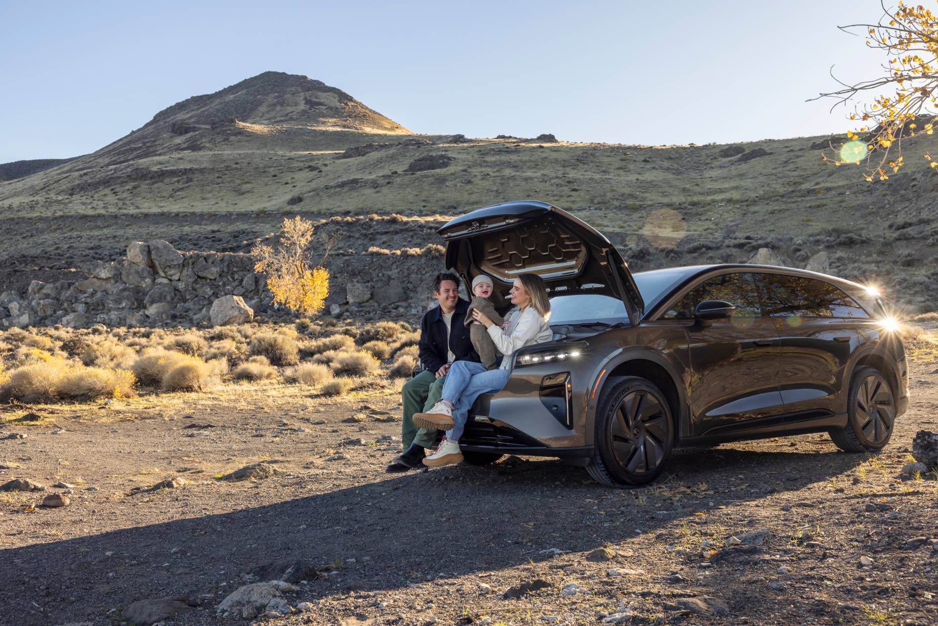 Base Trim Lucid Gravity Debuts At LA Auto Show With A Friendlier Price ...