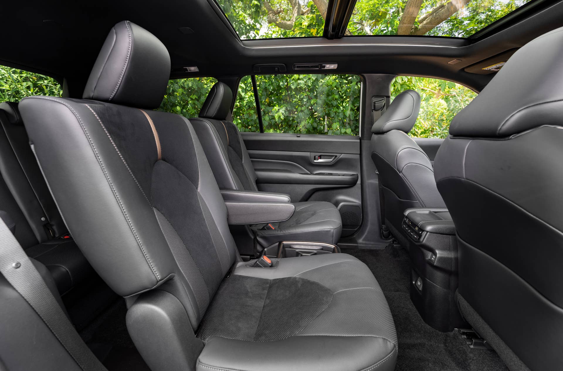 Toyota Drops Impressive 2026 Grand Highlander November Lease Deal ...