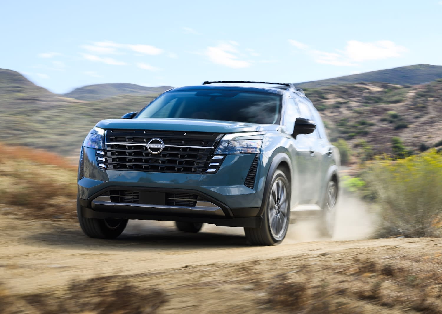 Nissan Pathfinder Could Return to Its Roots as a Body-on-Frame SUV ...