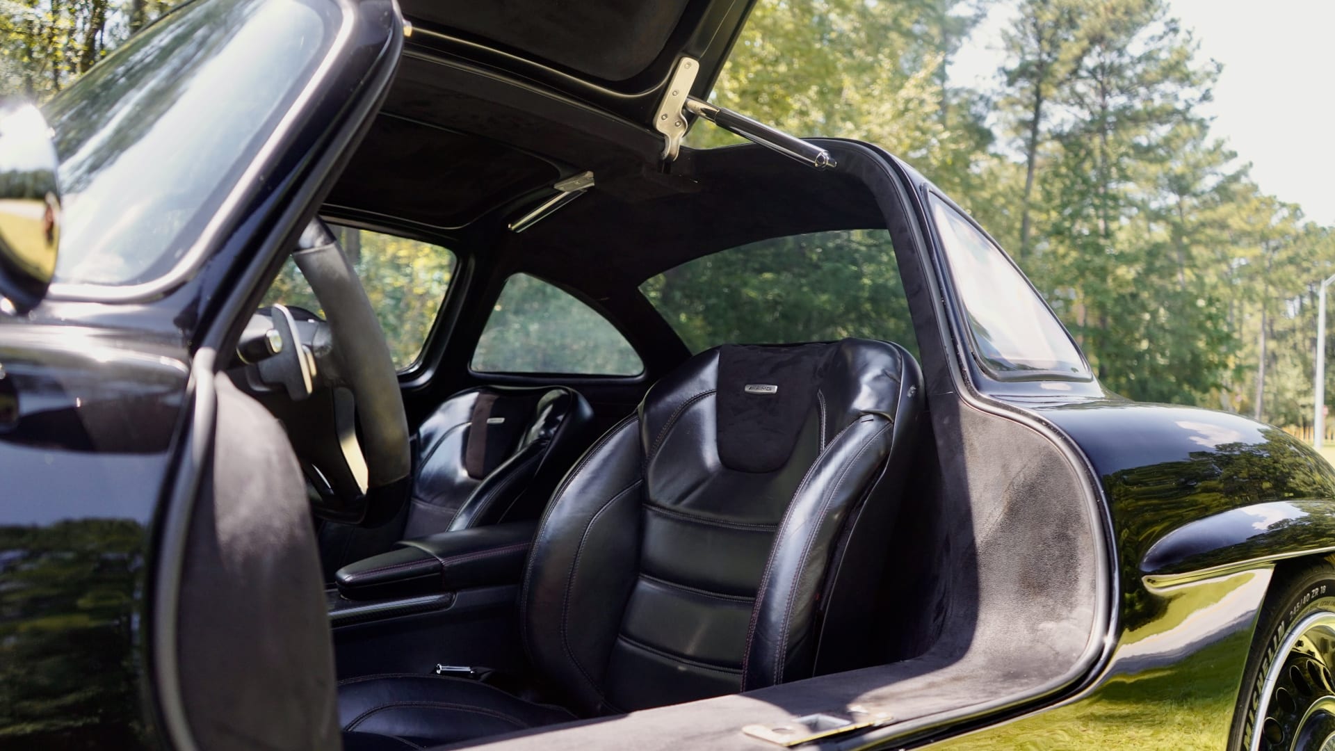 This $300K Restomod Turns a Mercedes SLK 55 Into a Modern 300SL ...