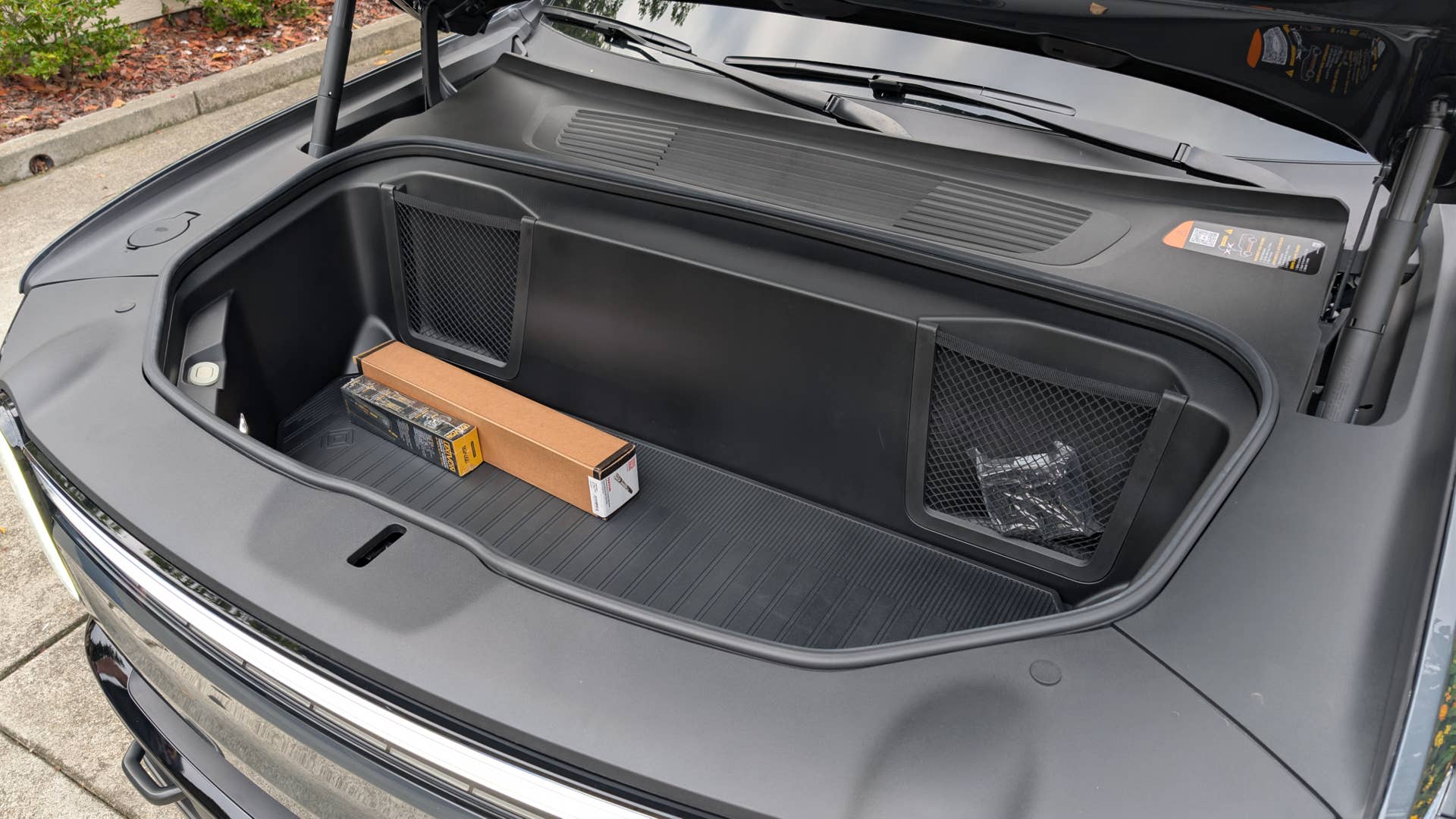 Is the 2026 Rivian R1S Quad Motor Worth $124,490? Strengths and ...