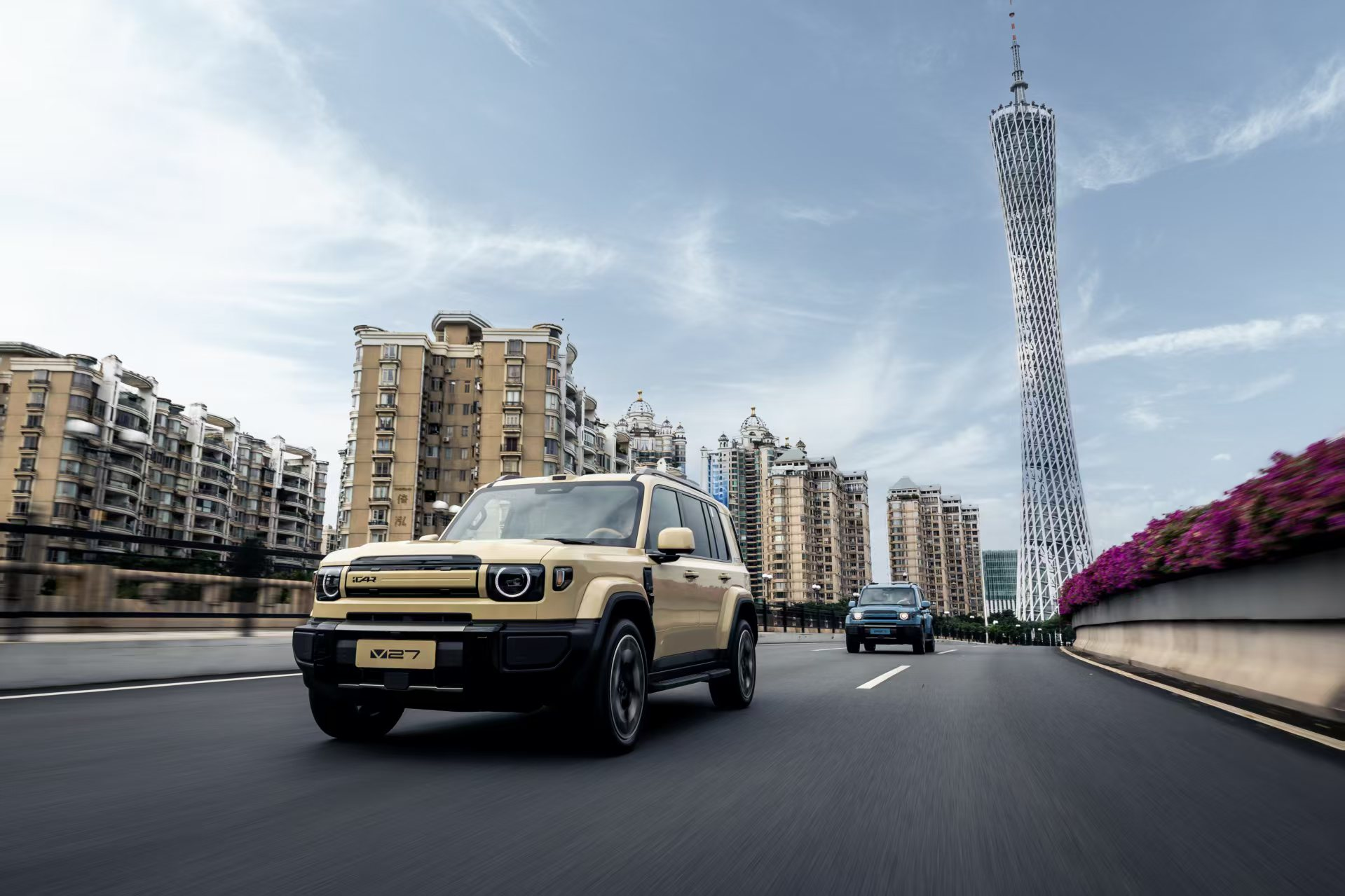 China Unveils $30K Land Rover Defender Lookalike With a 745-Mile Range ...