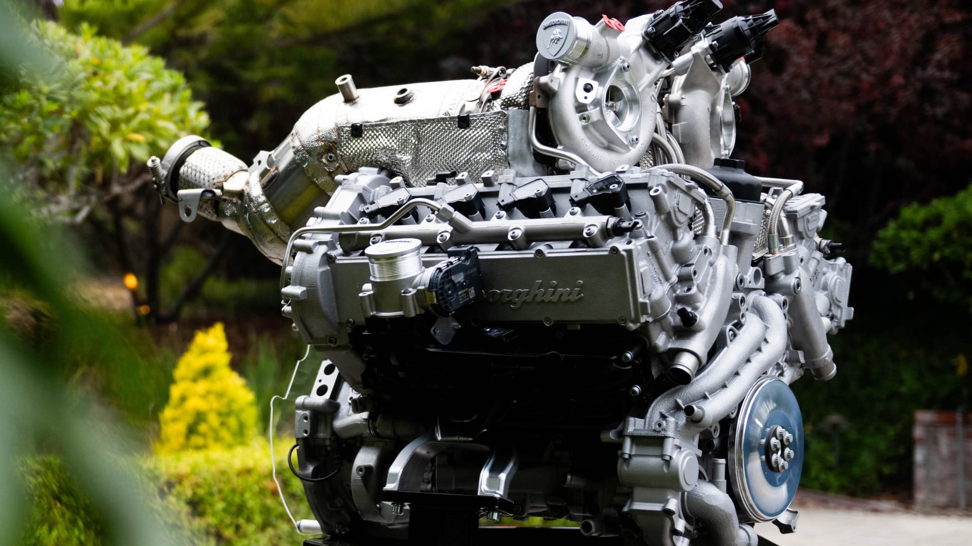 The Ferrari F40’s Turbo DNA Lives On in Lamborghini’s 10,000-RPM ...