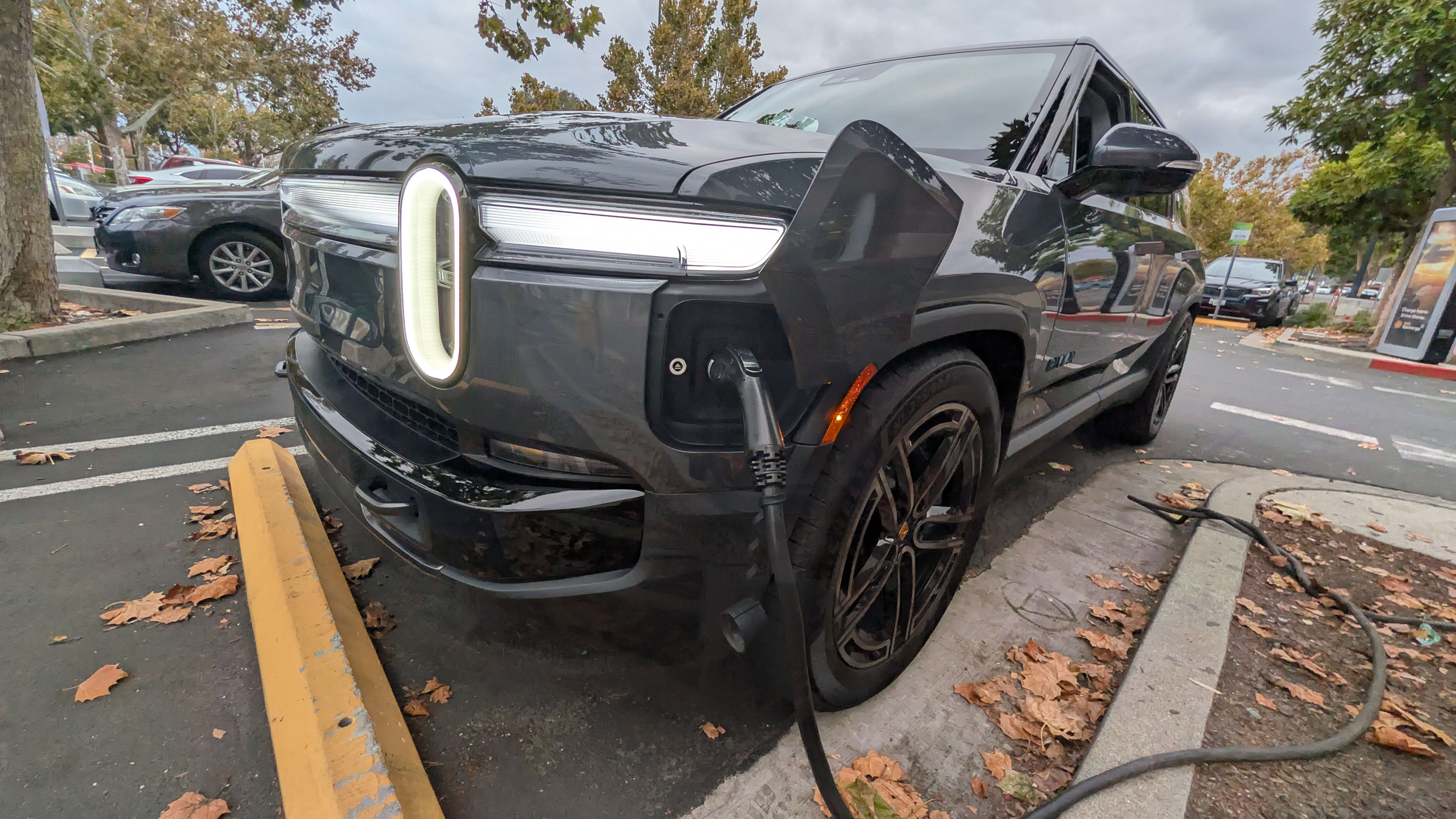 I Drove the 2026 Rivian R1S Quad Motor Through the San Francisco Bay ...