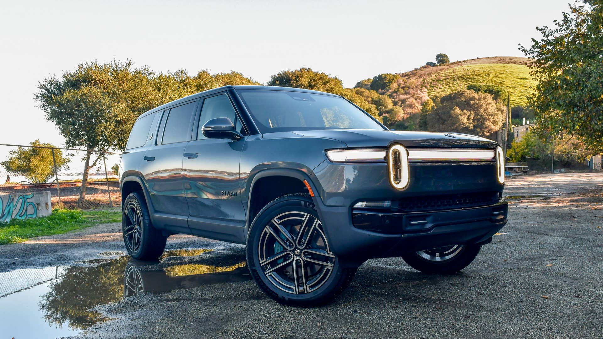 I Drove the 2026 Rivian R1S Quad Motor Through the San Francisco Bay ...