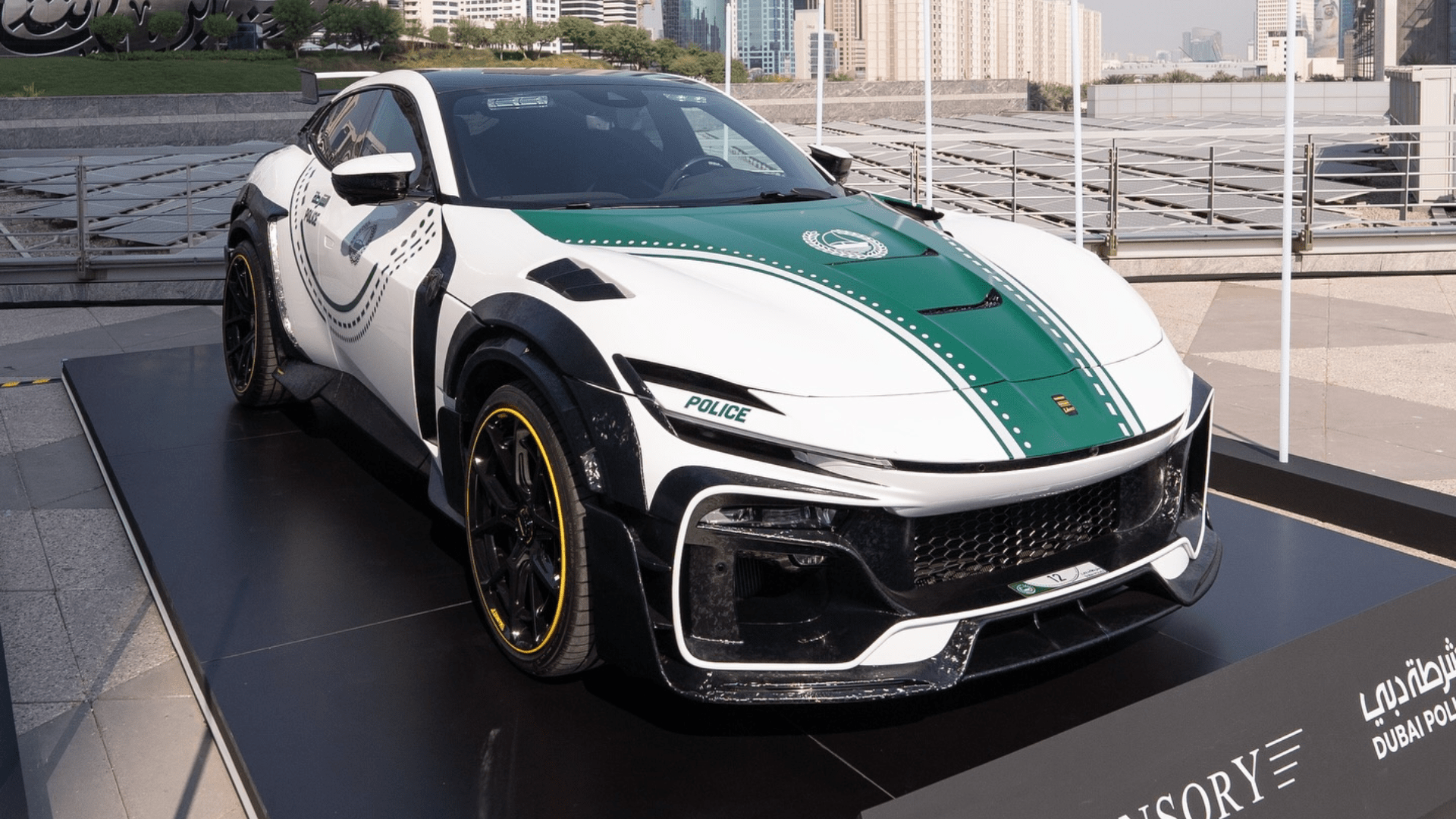 Dubai’s New Ferrari Police Car Looks Like Something From a Movie - Autoblog