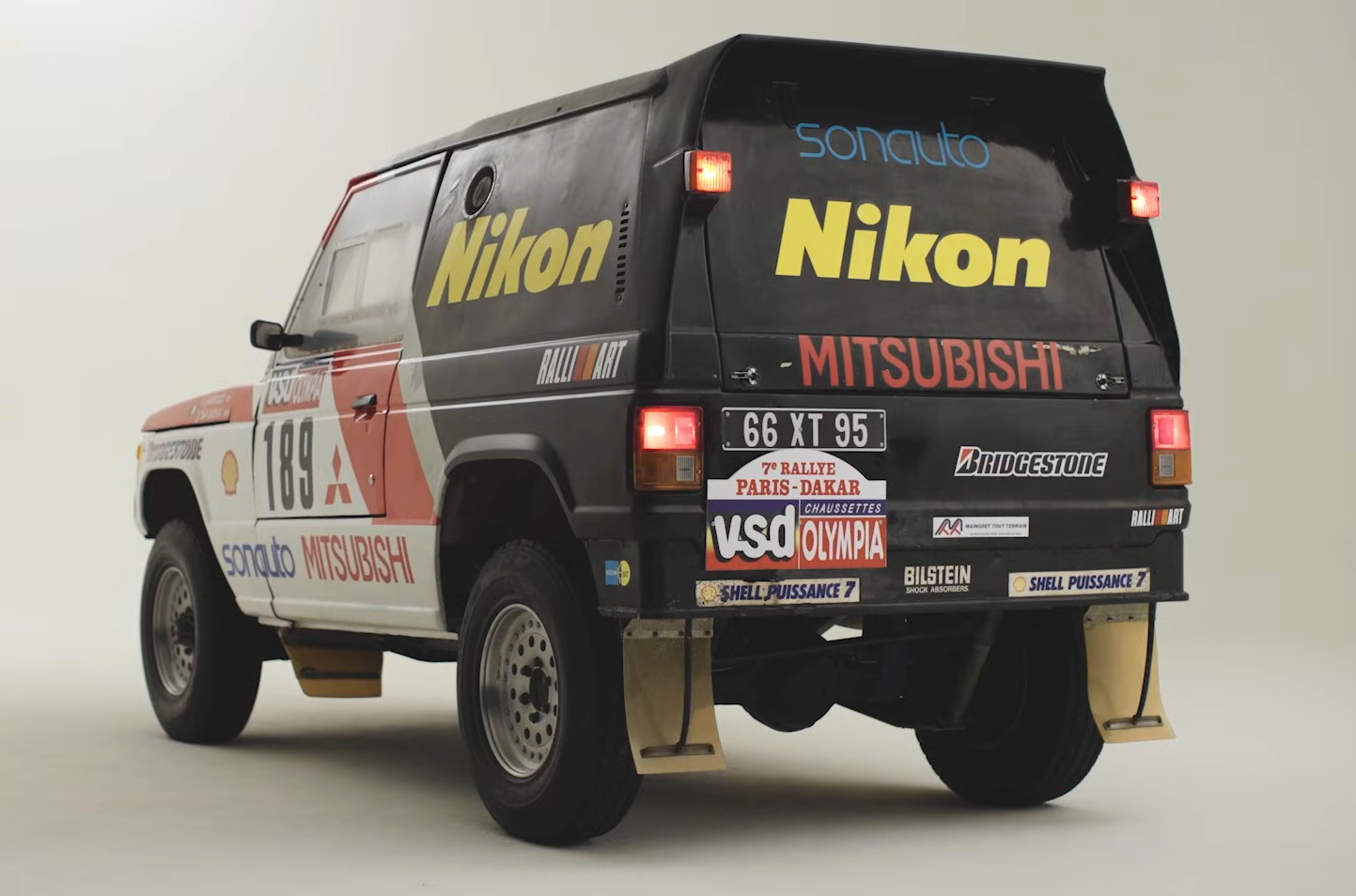 Mitsubishi Brings Its Original Dakar-Winning Pajero Back to Life After ...
