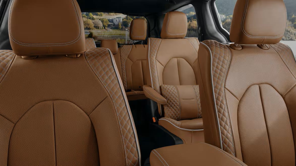 2026 Chrysler Pacifica Interior: Space, Features & Trims - Autoblog