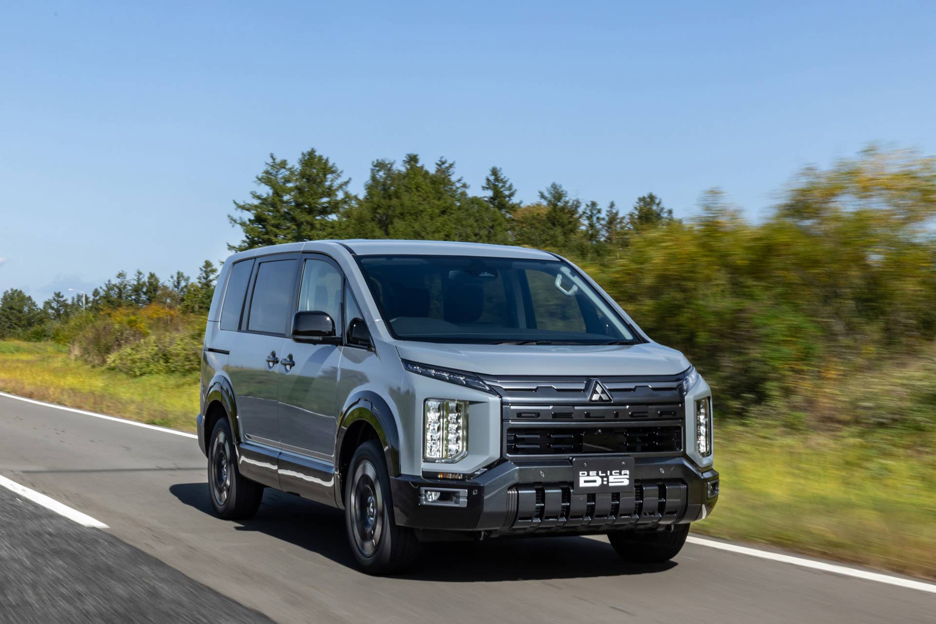This Mitsubishi Minivan Has a Locking Diff and Off-Road Mode - Autoblog