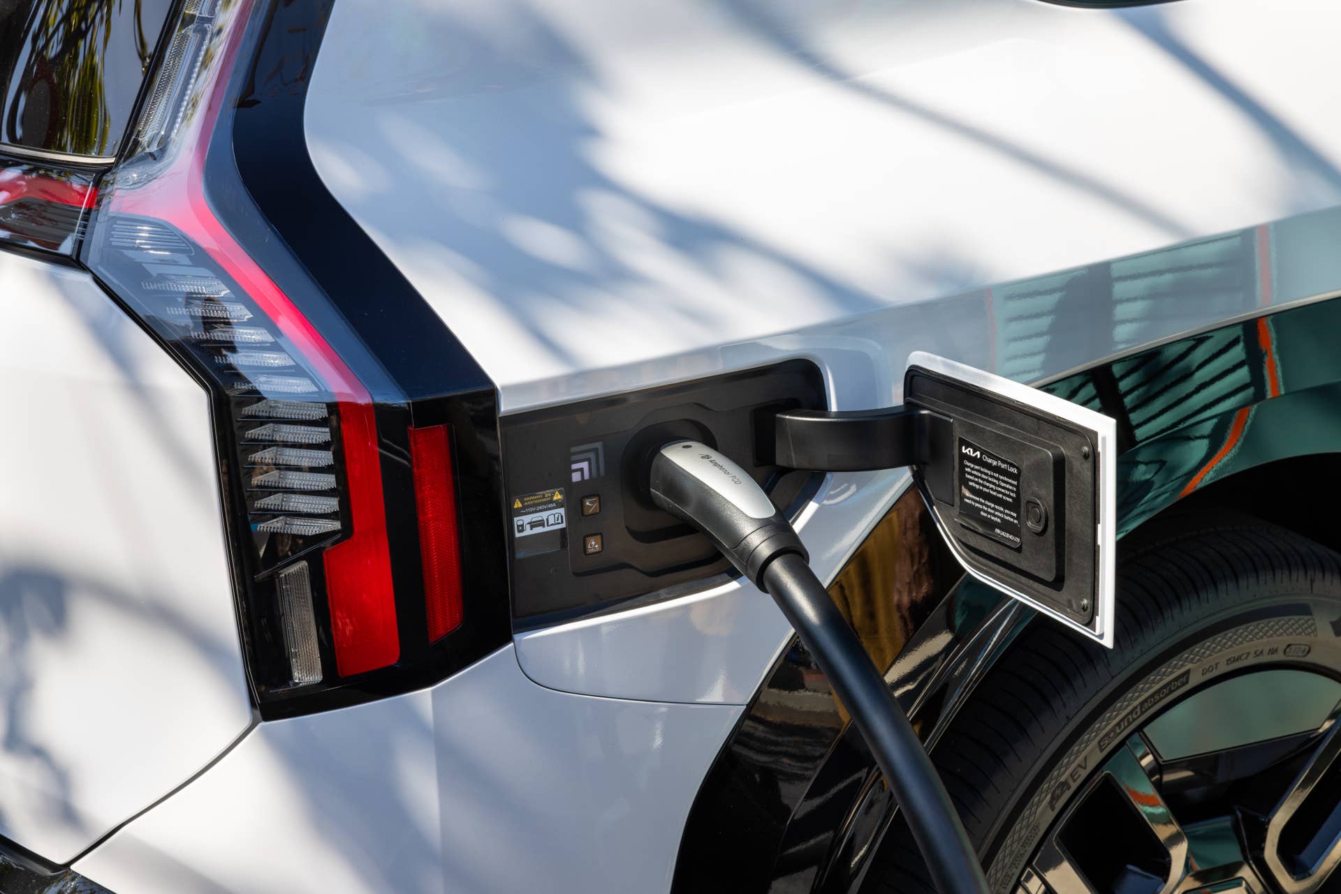 I Took a 2026 Kia EV9 GT-Line Long Range AWD on a Road Trip. It Wasn't ...