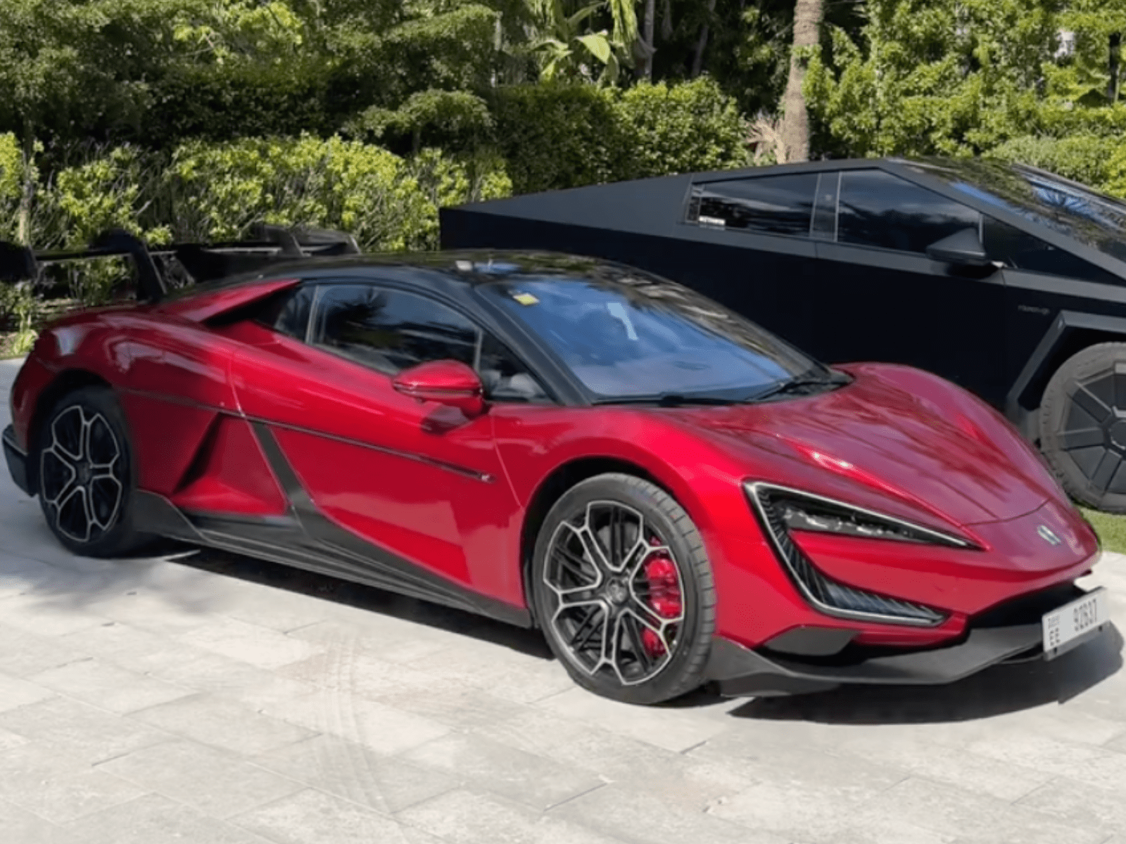 A 3,000-HP Chinese Electric Hypercar Just Showed Up in the US - Autoblog