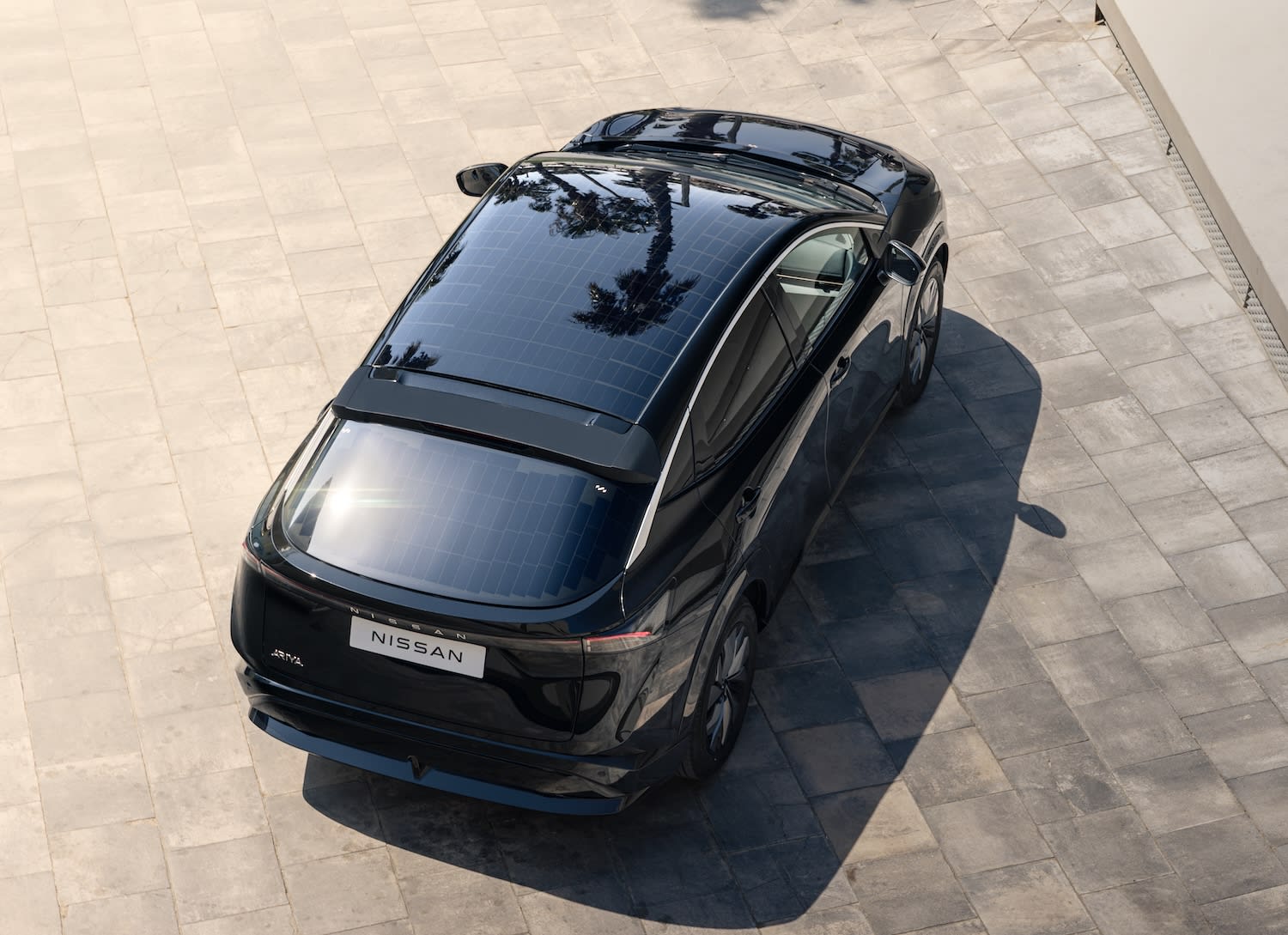 Nissan Finds a Way to Beautifully Integrate Solar Panels on EVs - Autoblog