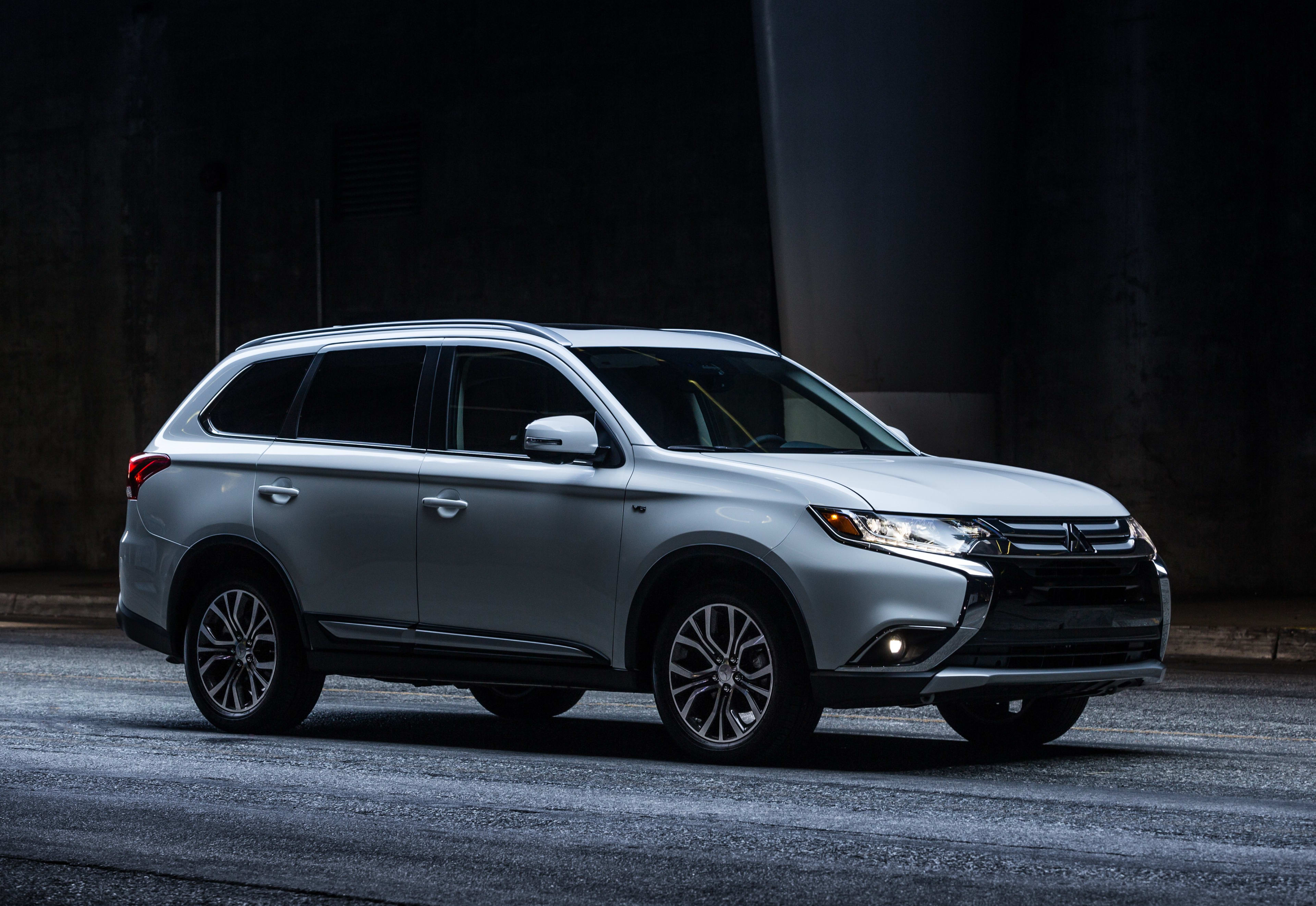 A friend needs to replace her 2019 Mitsubishi Outlander, and This is ...