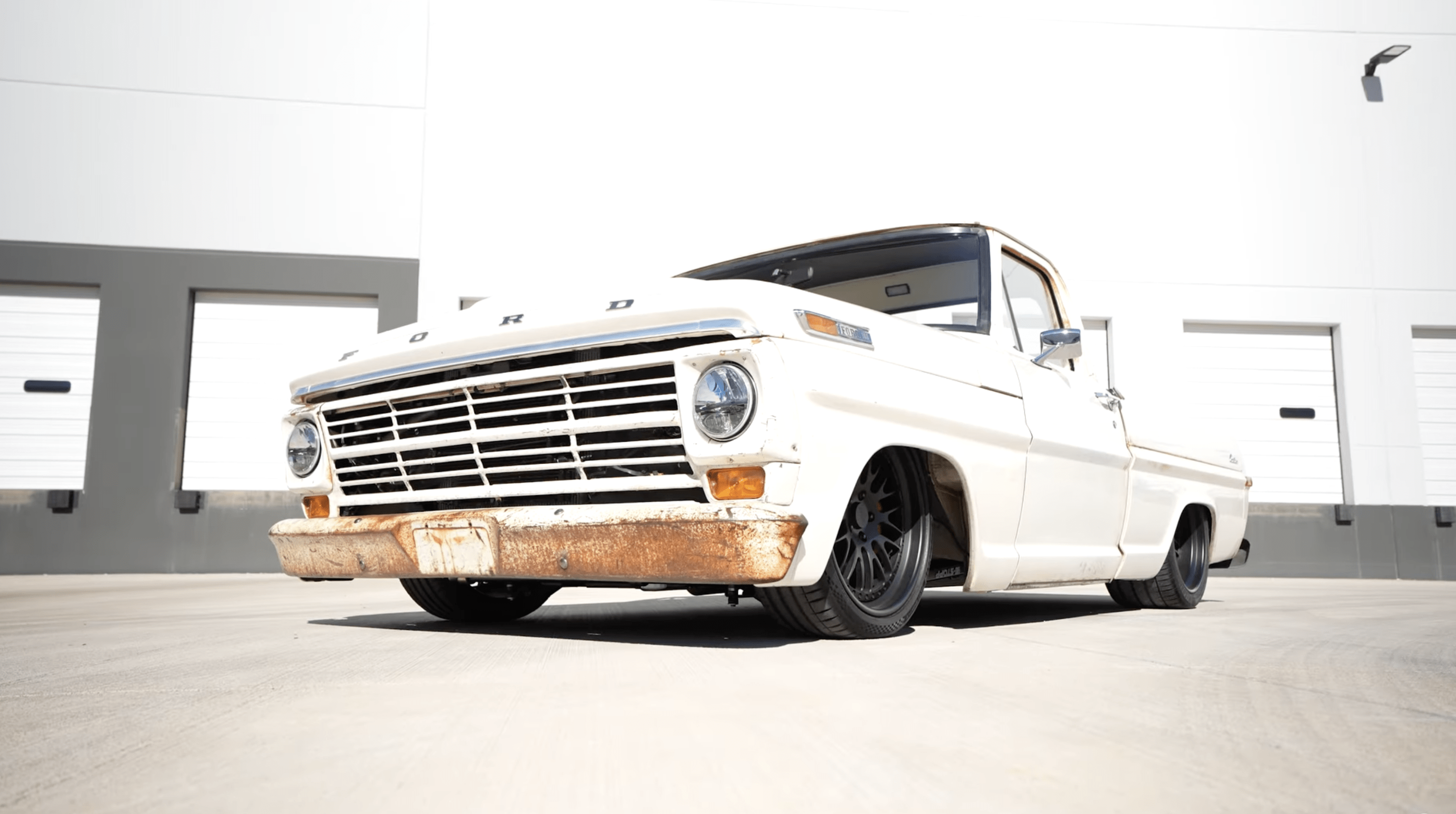 This Rusty Ford F100 Is Hiding a 700-HP Shelby GT500 Engine - Autoblog